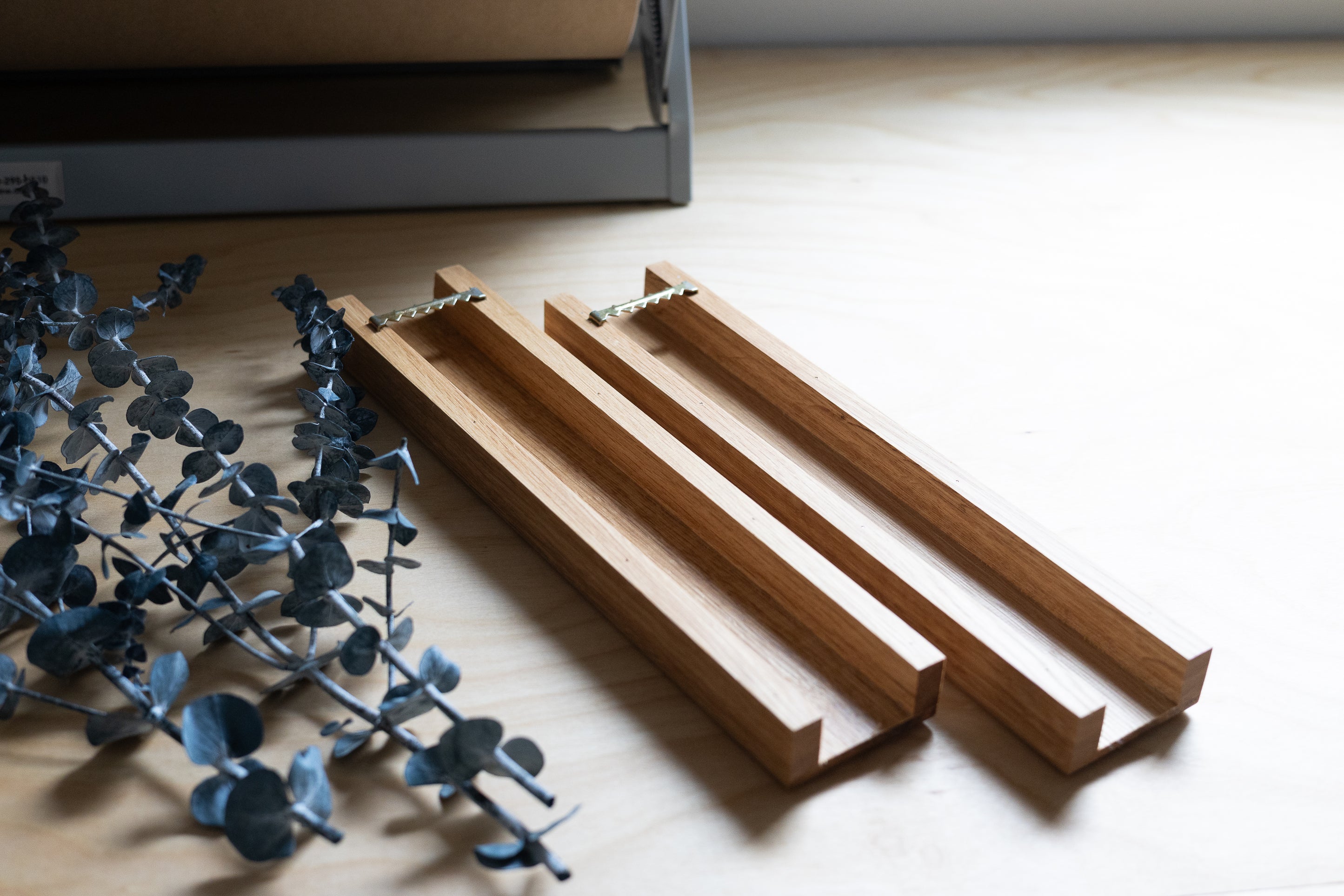 Slim 12 Inch Oak Wall Pocket with Preserved Eucalyptus – Carpenter ...